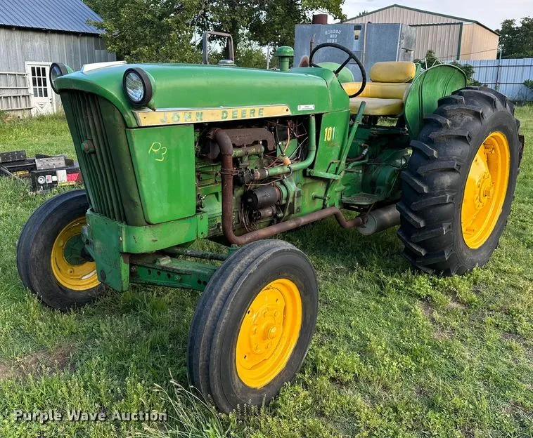 1965 John Deere 1010 tractor - Aucteeno