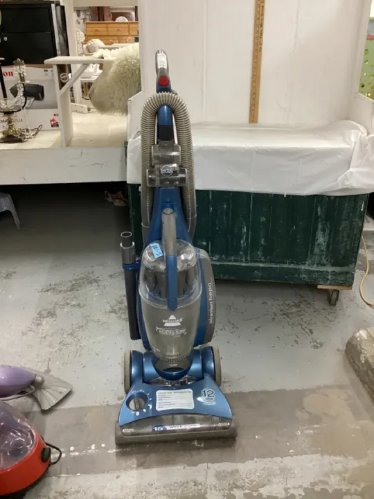 BISSELL “HEALTHY HOME” UPRIGHT VACUUM - Aucteeno