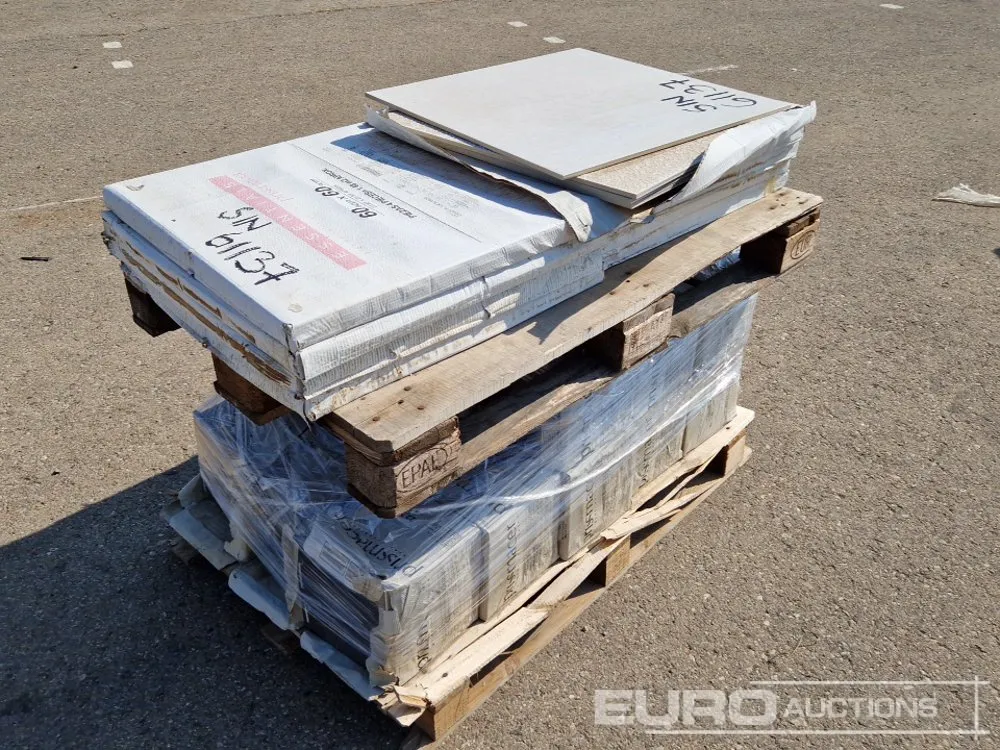 Pallet of 60.8x60.8cm Ceramic Tiles (2 of) / Azulejos - Aucteeno