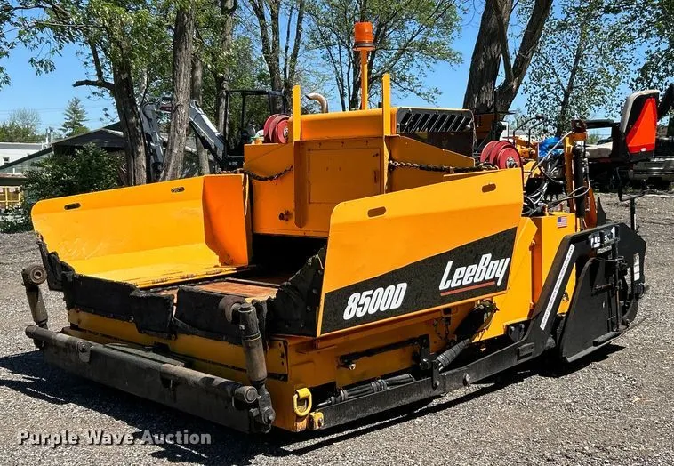 2018 LeeBoy 8500D paver - Aucteeno